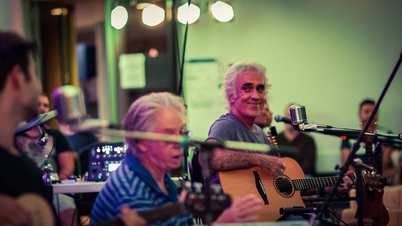 Dancing & chanting for peace – The Echo