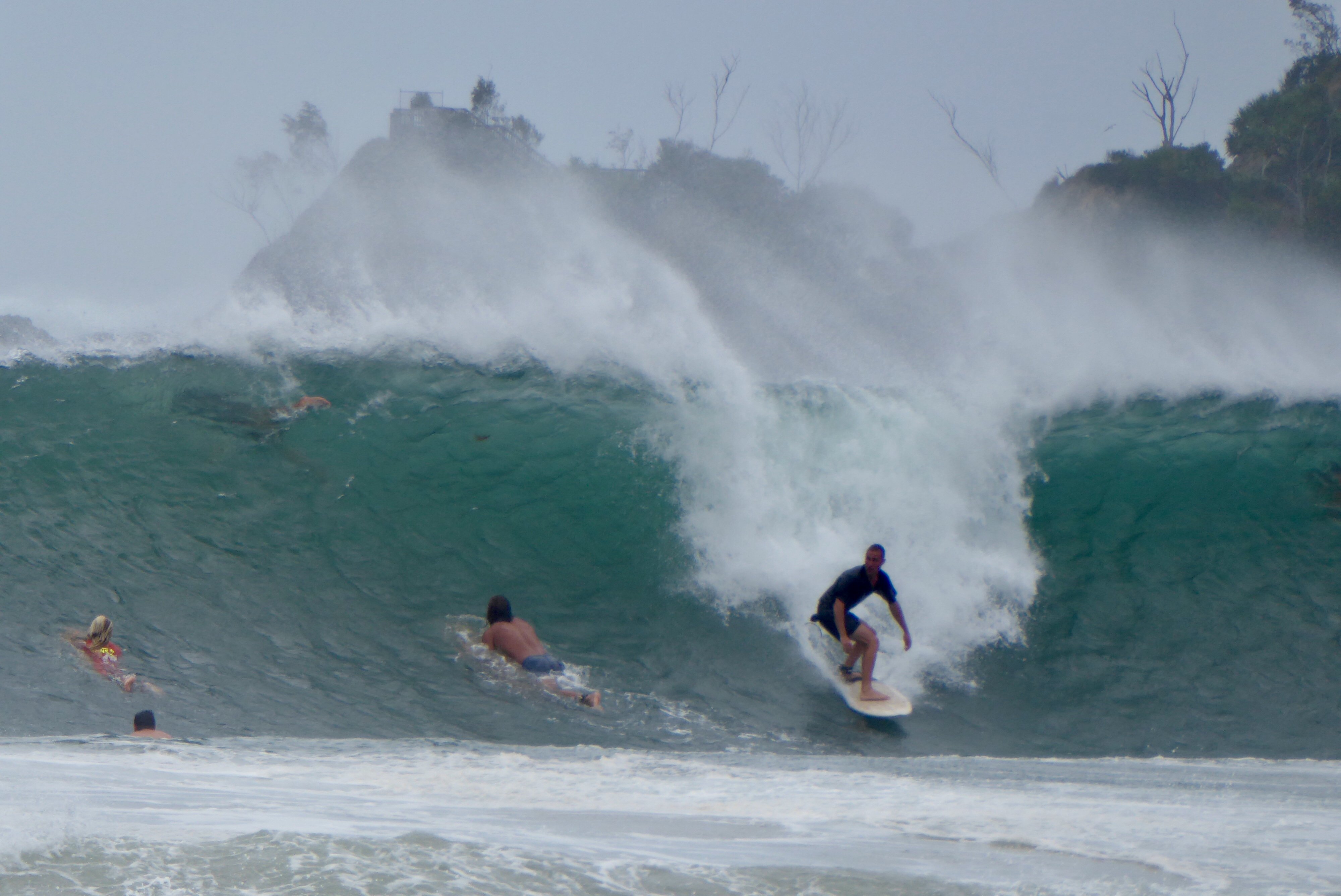 Warning: Big swells on the coast this week – The Echo