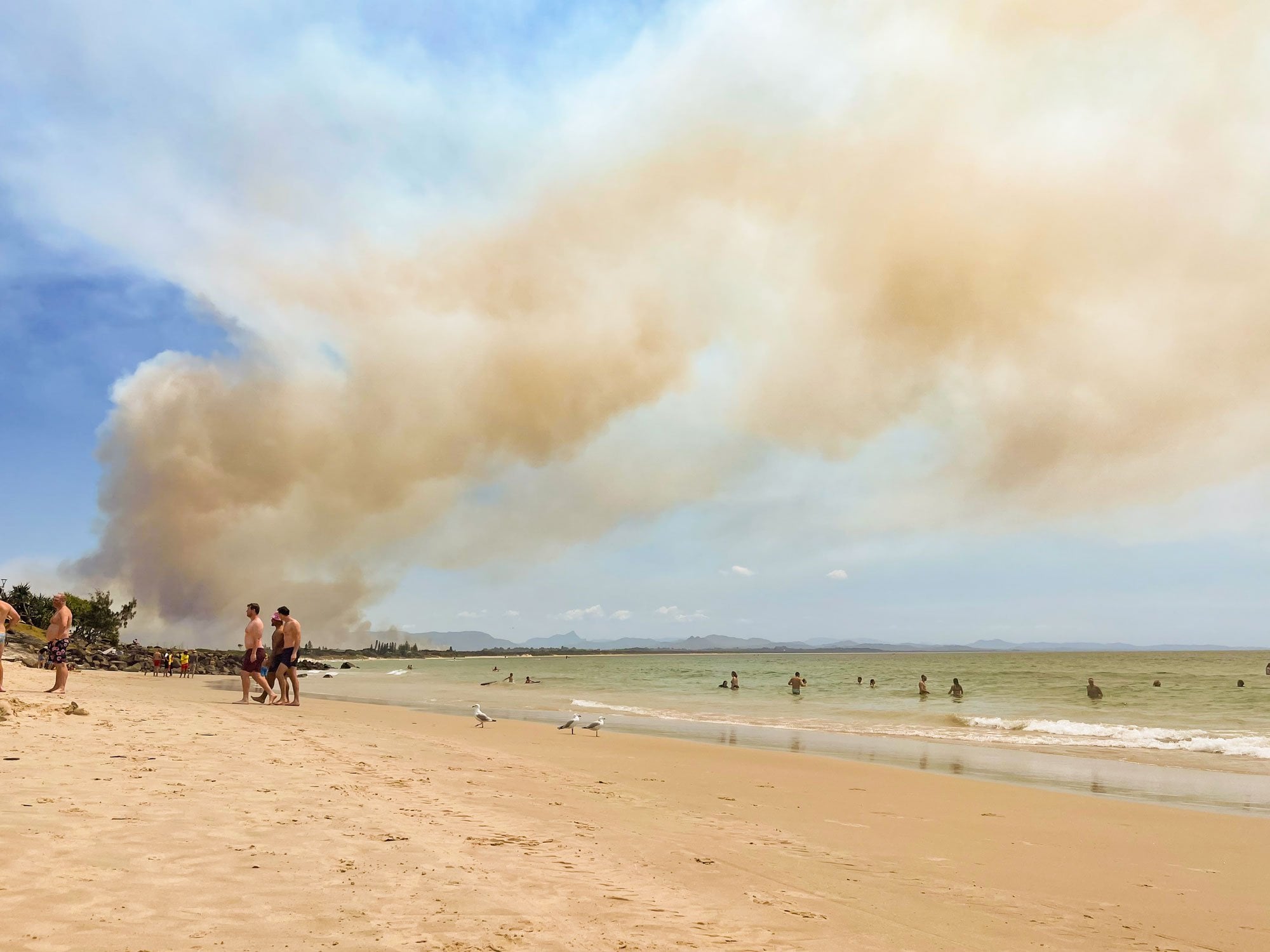 Byron fire still burning after 24 hours – The Echo