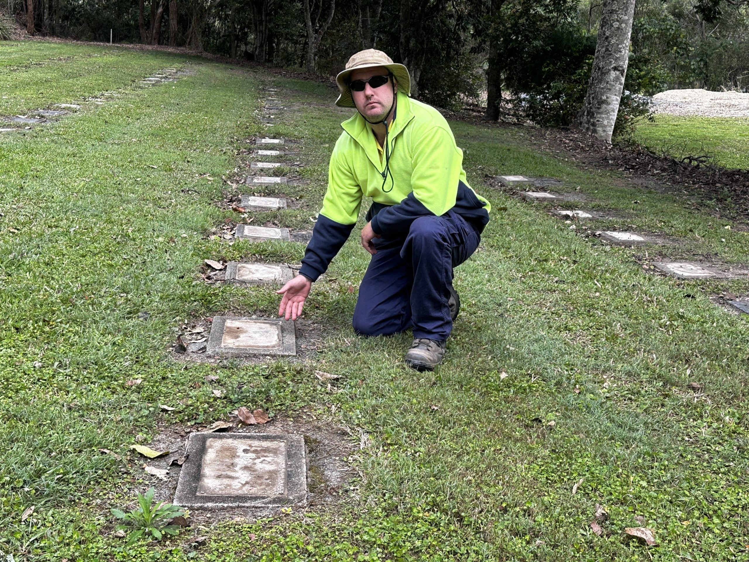 Memorial plaques stolen from Tweed cemetery – The Echo
