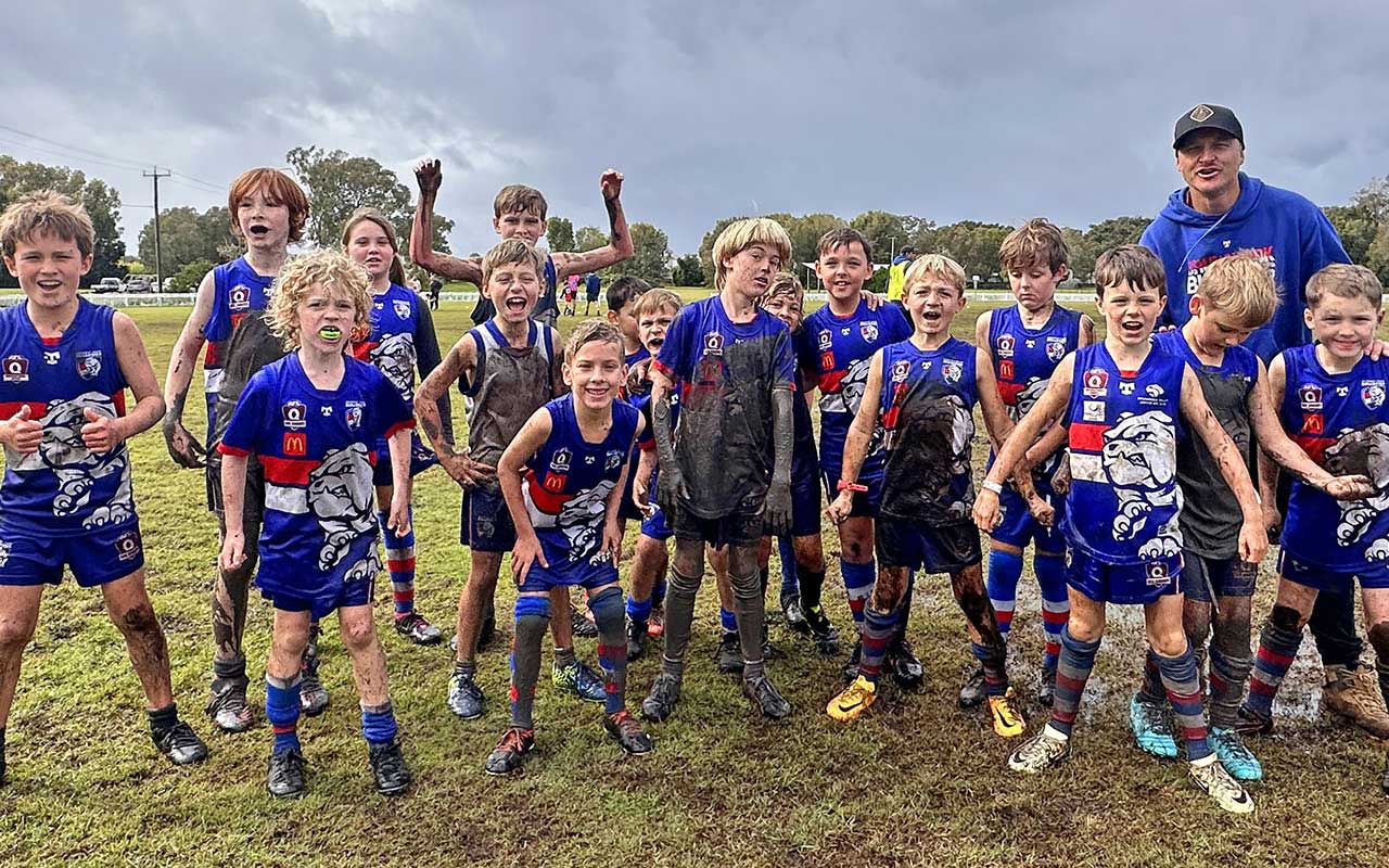 Plenty of fun in the mud for AFL juniors – The Echo