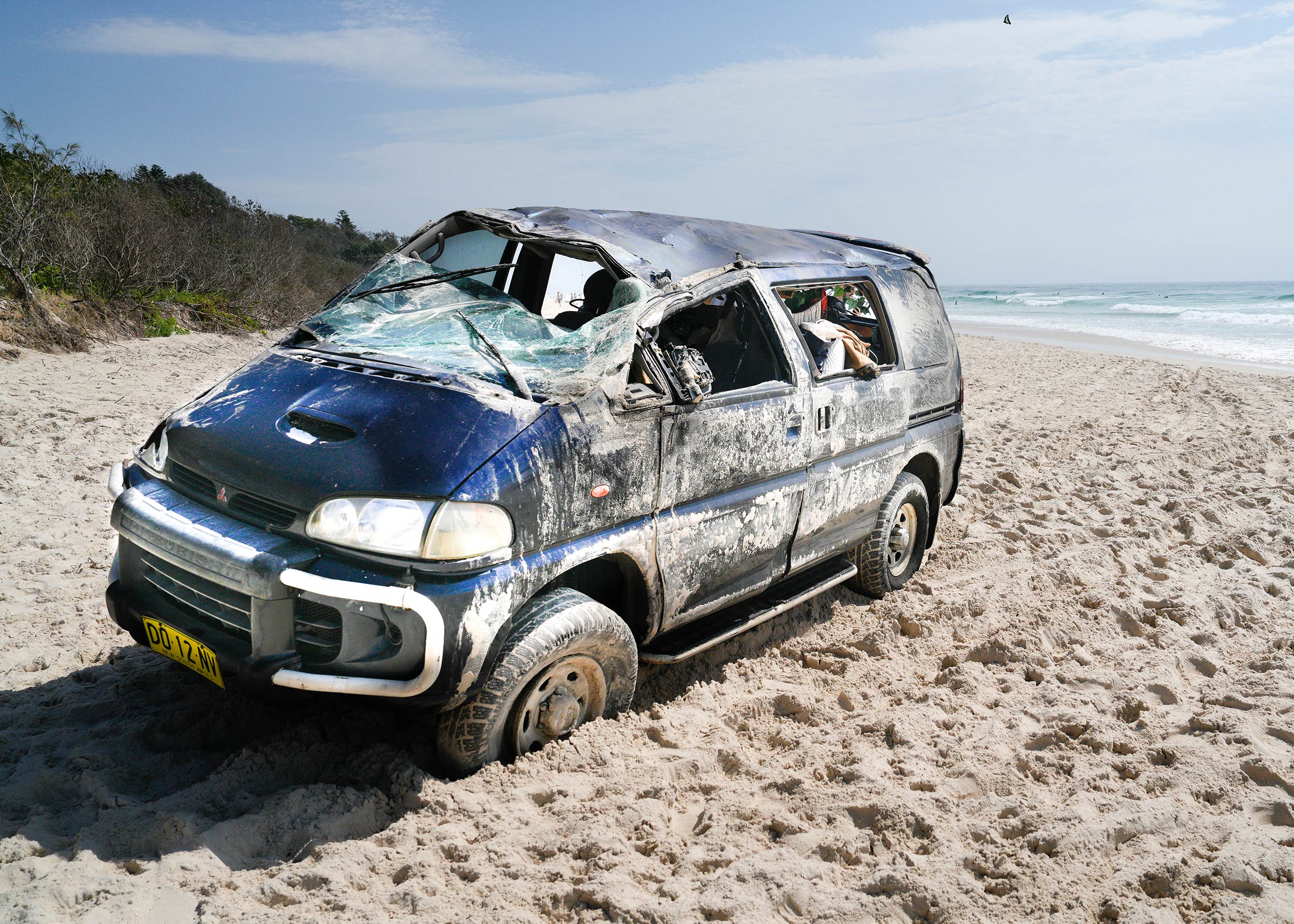 Tourists roll van at local beach – The Echo